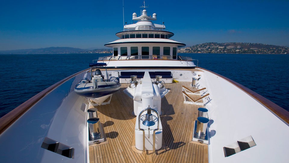 Yacht LEANDER G, Peene-Werft | CHARTERWORLD Luxury Superyacht Charters